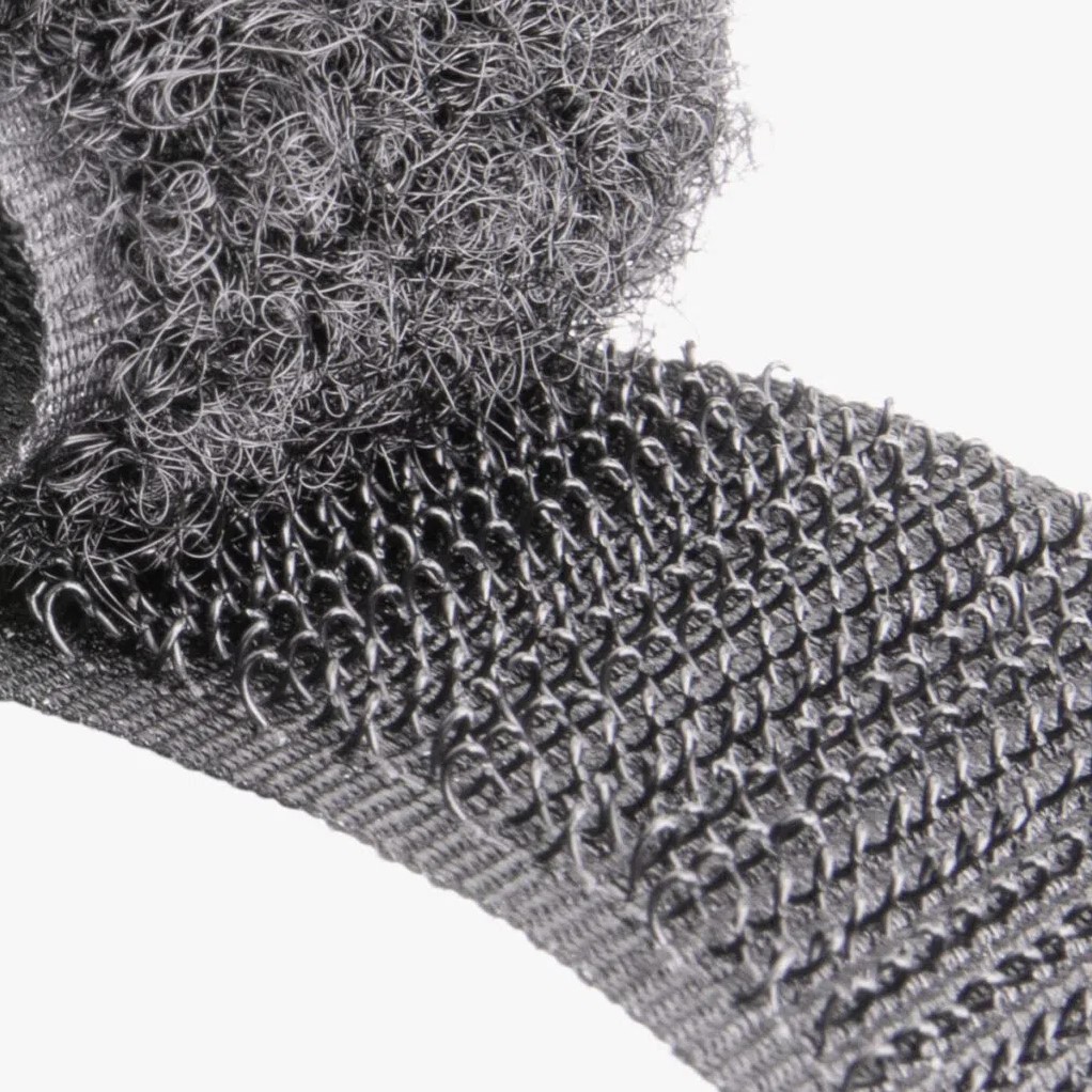 VELCRO® - Klittenband Enkelzijdig Haakdeel met lijmlaag, 20mm Zwart Rol ... VELCRO® - Klittenband Enkelzijdig Haakdeel met lijmlaag, 20mm Zwart Rol ...